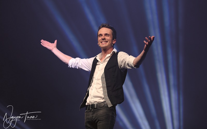 Avec le magicien Hans Klok, les illusions perdurent | Les maîtres de la ...